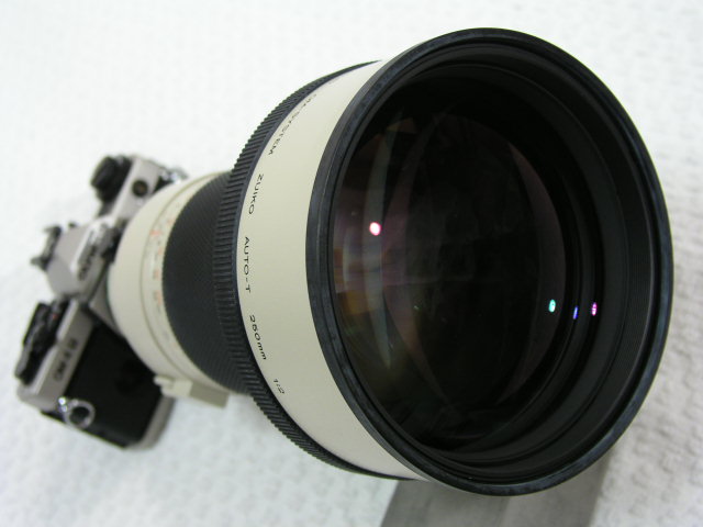 Zuiko AUTO-T 250mm f/2.0 ED-IF super-telephoto lense