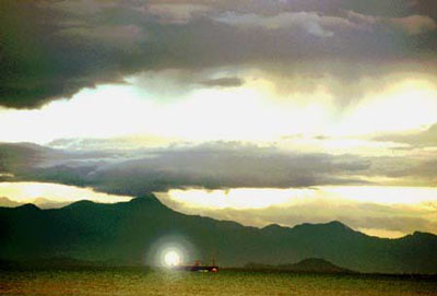 Photography of Ngeow Voon-Chin: Guilding light